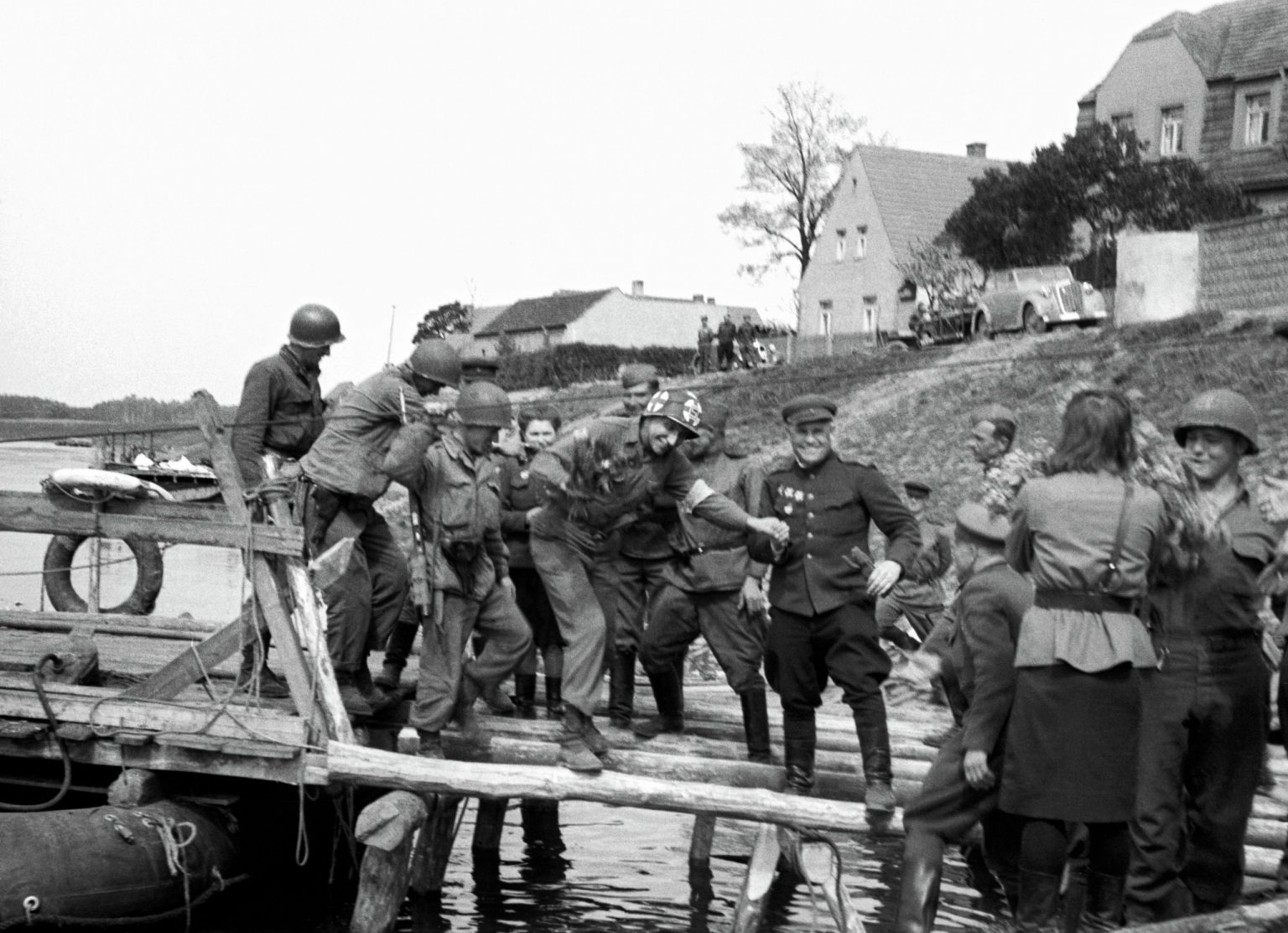 The Meeting on the Elbe River by the Allies WW2 - Real History Online