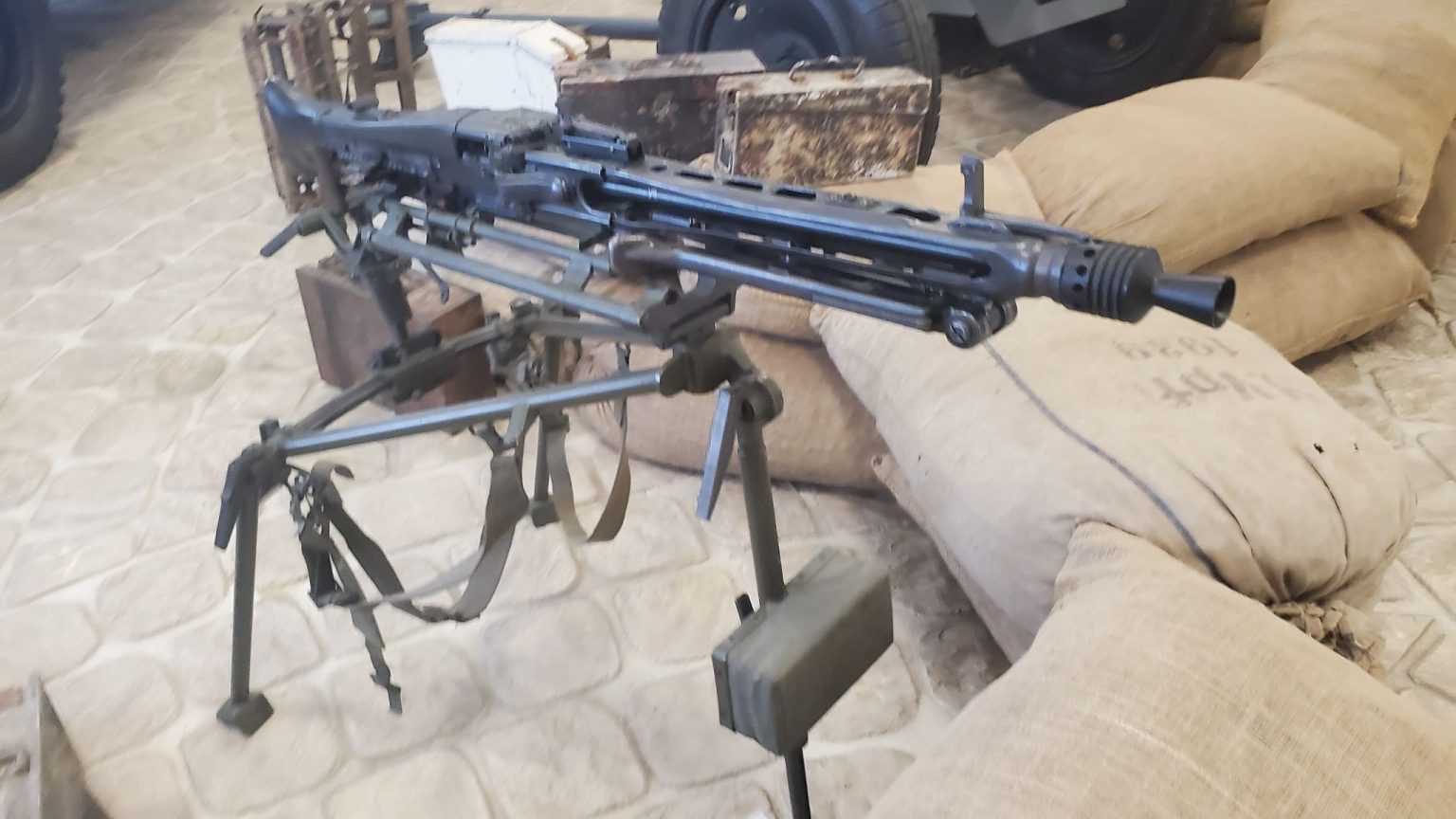 MG42 Machine Gun (German Maschinengewehr 42)