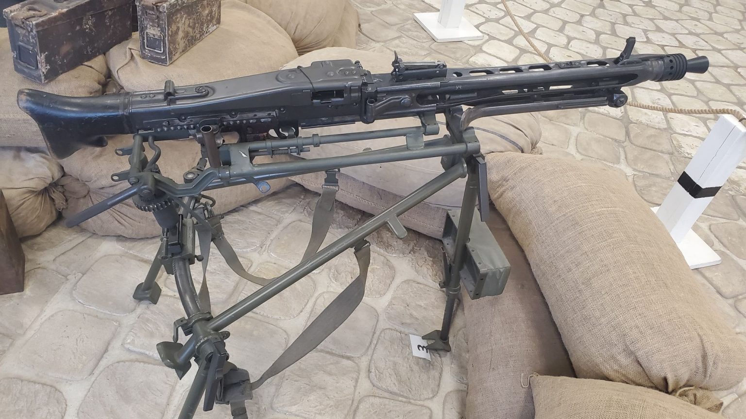 MG42 Machine Gun (German Maschinengewehr 42)