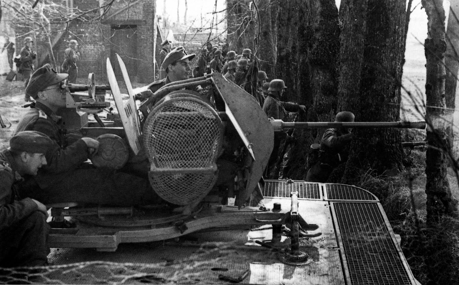 FlaK 30- 2cm Anti Aircraft Gun - Real History Online