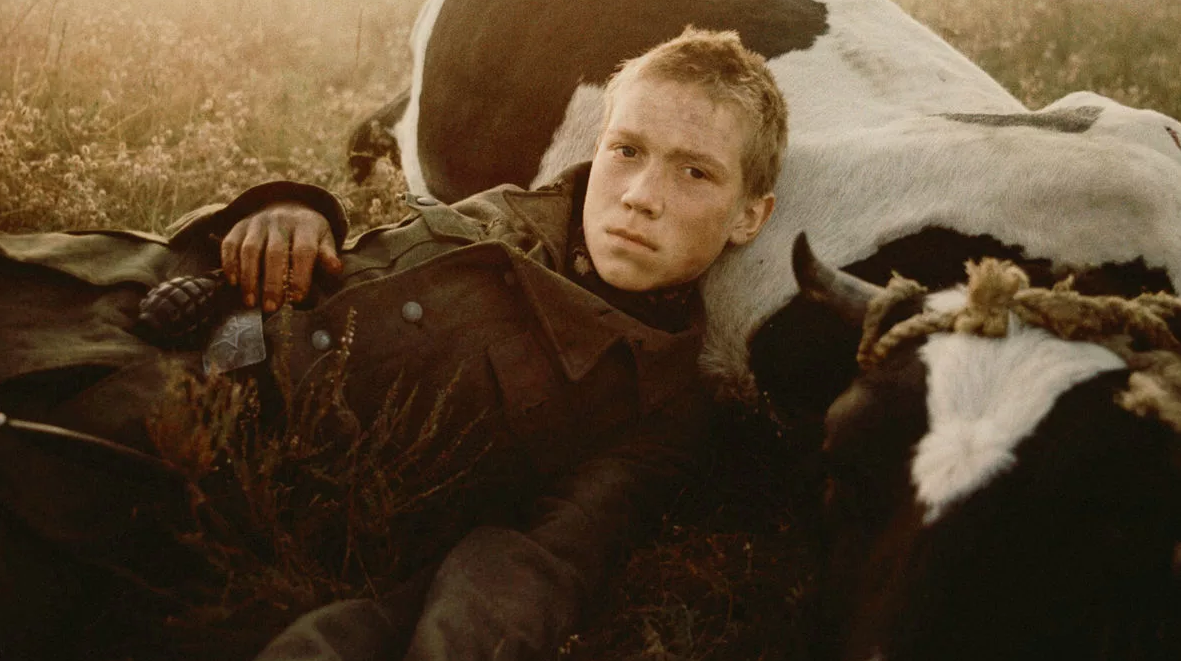 "Come and See" WW2 Movie About The Genocide in Belarus - Real History ...