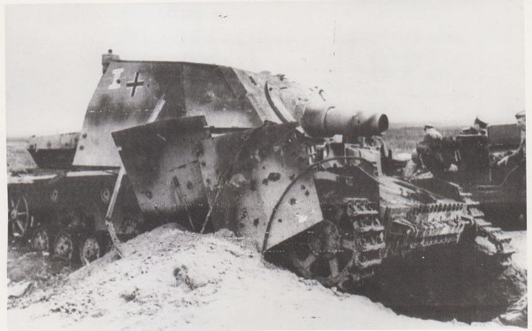 Sturmpanzer IV “Brummbar” - Real History Online